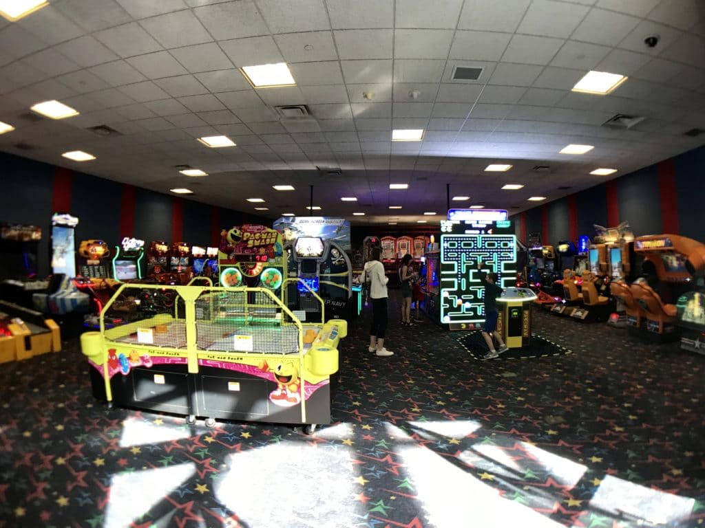 Disney's All-Star Sports Review - Mickey Chatter