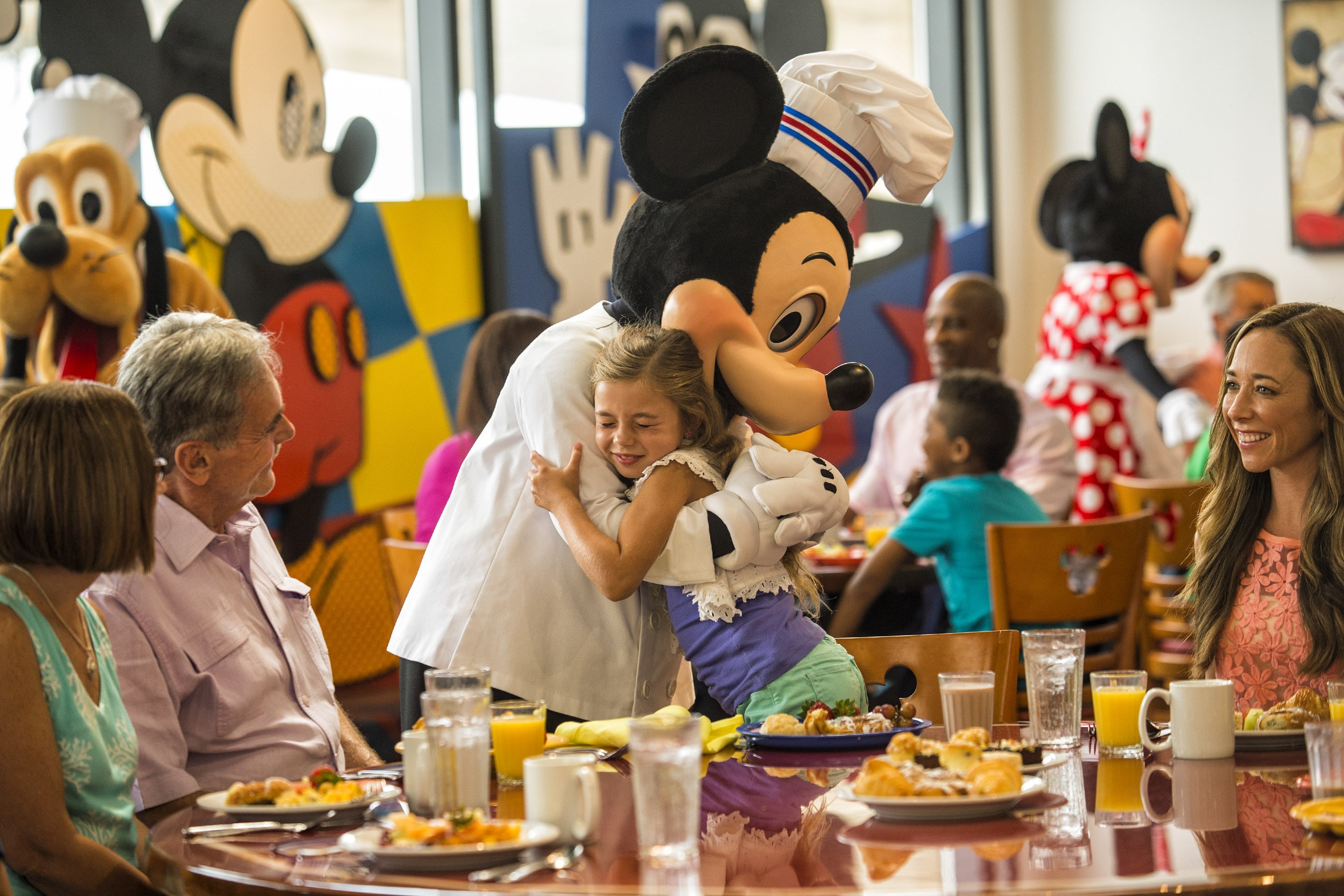 All About Character Meals at Disney World - Mickey Chatter
